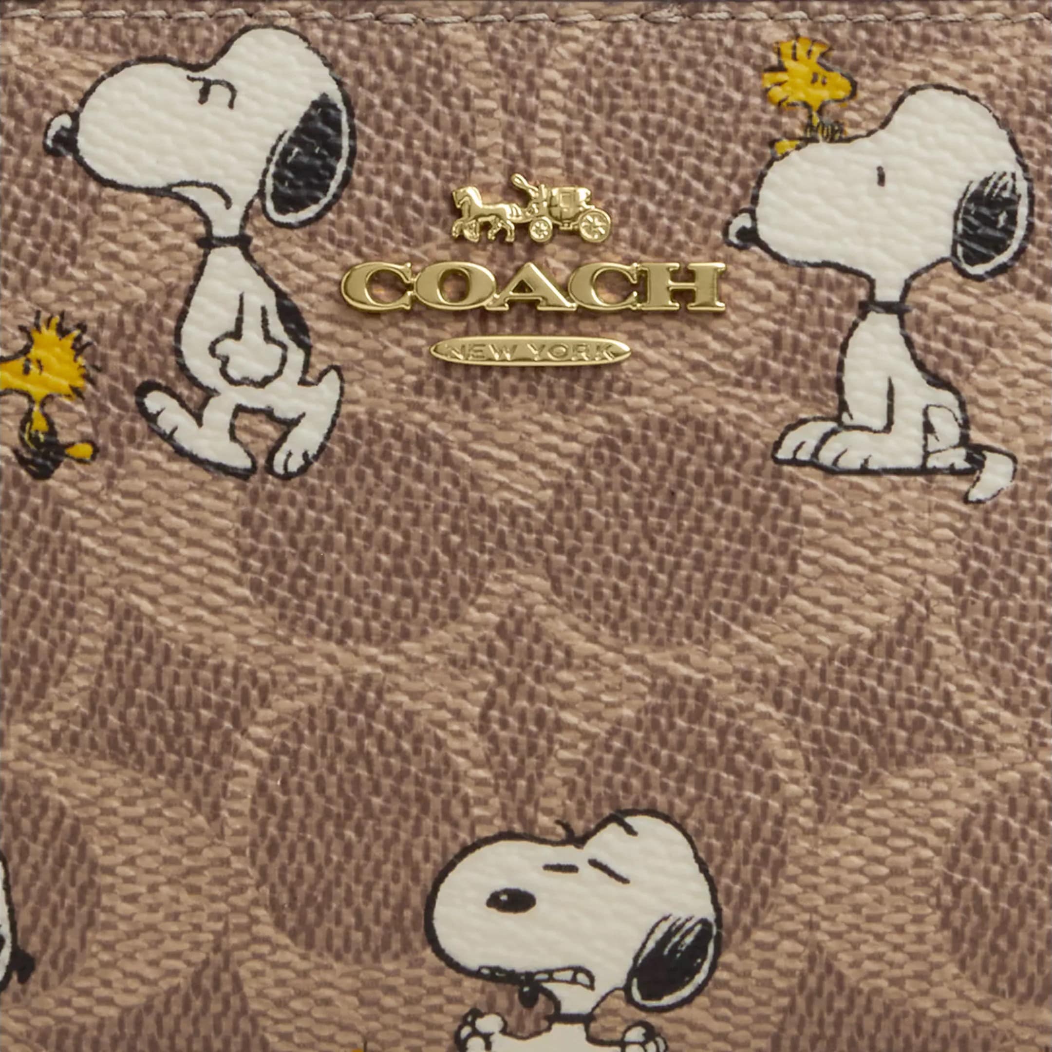 Ví nâu Coach X Peanuts Snap Wallet In Signature Canvas With Snoopy ...