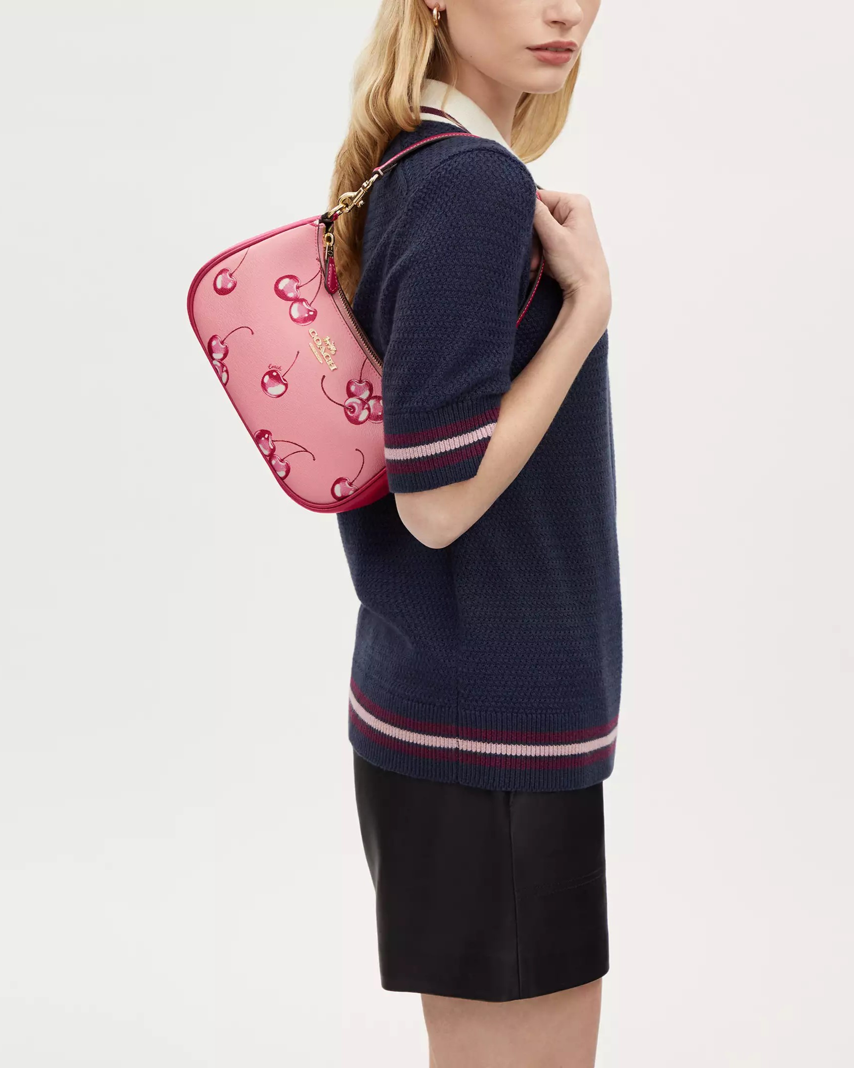 Túi Coach Teri Shoulder Bag In Cherry Print CR290